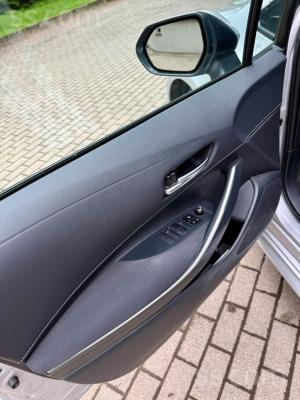 Grey Toyota Corolla 2021 in Riga, with an engine capacity of 1.80 L and mileage of 118 thousand km for 16500 €, photo 12 on AUTOMOTO.COM.LV