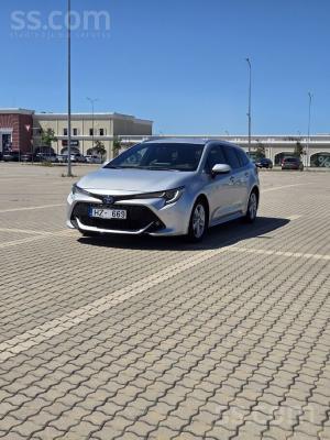 Grey Toyota Corolla 2021 in Riga, with an engine capacity of 1.80 L and mileage of 198 thousand km for 14999 €, photo  on AUTOMOTO.COM.LV