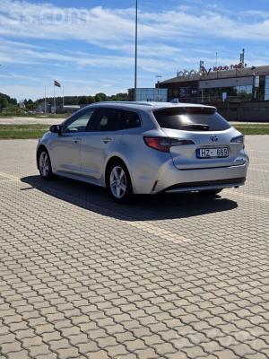 Grey Toyota Corolla 2021 in Riga, with an engine capacity of 1.80 L and mileage of 198 thousand km for 14999 €, photo 5 on AUTOMOTO.COM.LV