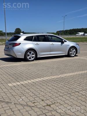 Grey Toyota Corolla 2021 in Riga, with an engine capacity of 1.80 L and mileage of 198 thousand km for 14999 €, photo 8 on AUTOMOTO.COM.LV