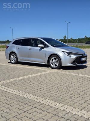 Grey Toyota Corolla 2021 in Riga, with an engine capacity of 1.80 L and mileage of 198 thousand km for 14999 €, photo 9 on AUTOMOTO.COM.LV