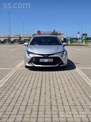 Grey Toyota Corolla 2021 in Riga, with an engine capacity of 1.80 L and mileage of 198 thousand km for 14999 €, photo 11 on AUTOMOTO.COM.LV