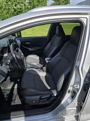Grey Toyota Corolla 2021 in Riga, with an engine capacity of 1.80 L and mileage of 198 thousand km for 14999 €, photo 13 on AUTOMOTO.COM.LV