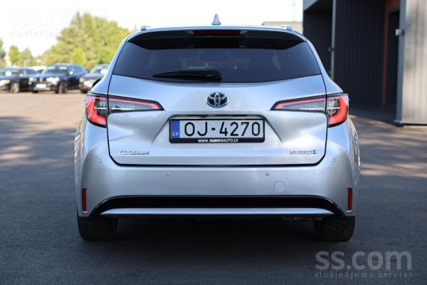 Grey Toyota Corolla 2021 in Jelgava, with an engine capacity of 1.80 L and mileage of 0 thousand km for 16850 €, photo 5 on AUTOMOTO.COM.LV