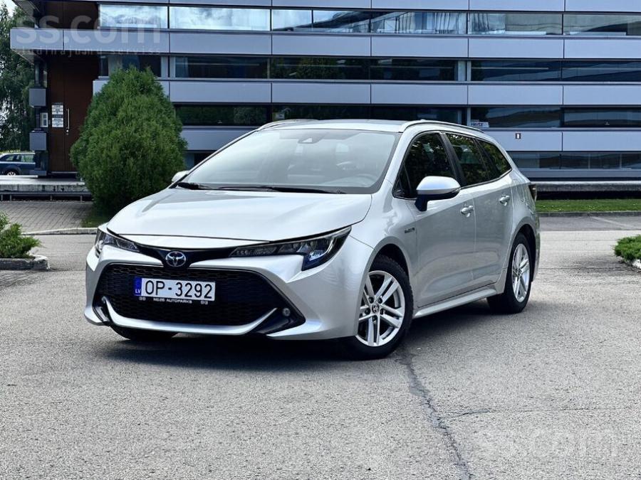Grey Toyota Corolla 2021 in Riga, with an engine capacity of 1.80 L and mileage of 69 thousand km for 17850 €, photo 7 on AUTOMOTO.COM.LV