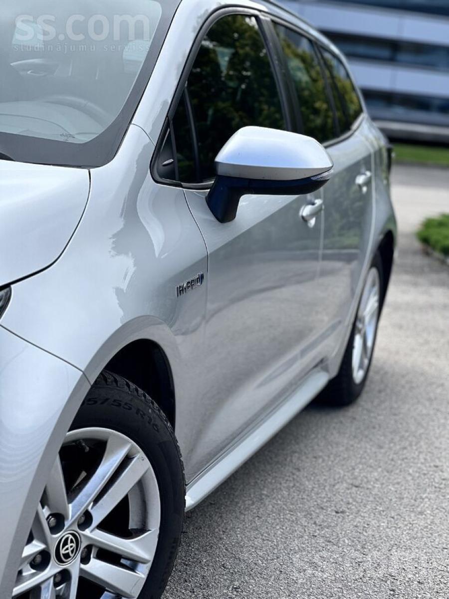 Grey Toyota Corolla 2021 in Riga, with an engine capacity of 1.80 L and mileage of 69 thousand km for 17850 €, photo 8 on AUTOMOTO.COM.LV