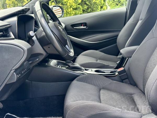 Grey Toyota Corolla 2021 in Riga, with an engine capacity of 1.80 L and mileage of 69 thousand km for 17850 €, photo 10 on AUTOMOTO.COM.LV