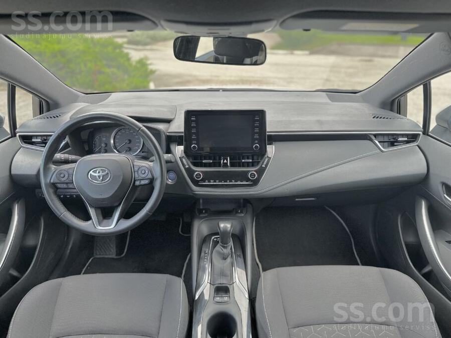 Grey Toyota Corolla 2021 in Riga, with an engine capacity of 1.80 L and mileage of 69 thousand km for 17850 €, photo 13 on AUTOMOTO.COM.LV