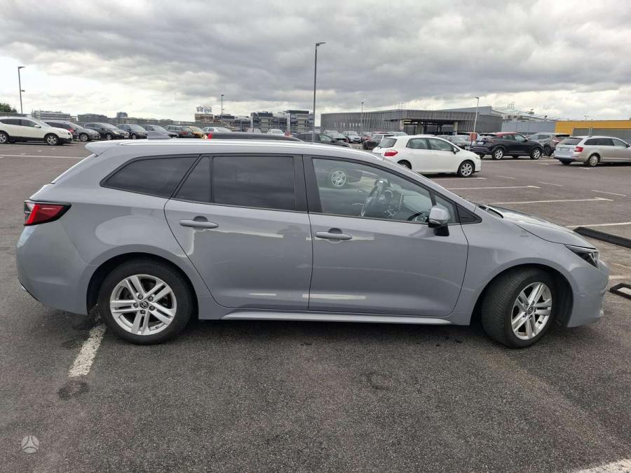 Grey Toyota Corolla 2021 in Vilnius, with an engine capacity of 1.20 L and mileage of 125 thousand km for 14900 €, photo 9 on AUTOMOTO.COM.LV