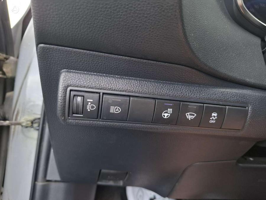 Grey Toyota Corolla 2021 in Vilnius, with an engine capacity of 1.20 L and mileage of 125 thousand km for 14900 €, photo 14 on AUTOMOTO.COM.LV