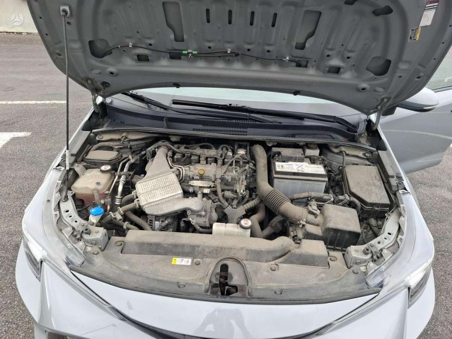 Grey Toyota Corolla 2021 in Vilnius, with an engine capacity of 1.20 L and mileage of 125 thousand km for 14900 €, photo 15 on AUTOMOTO.COM.LV