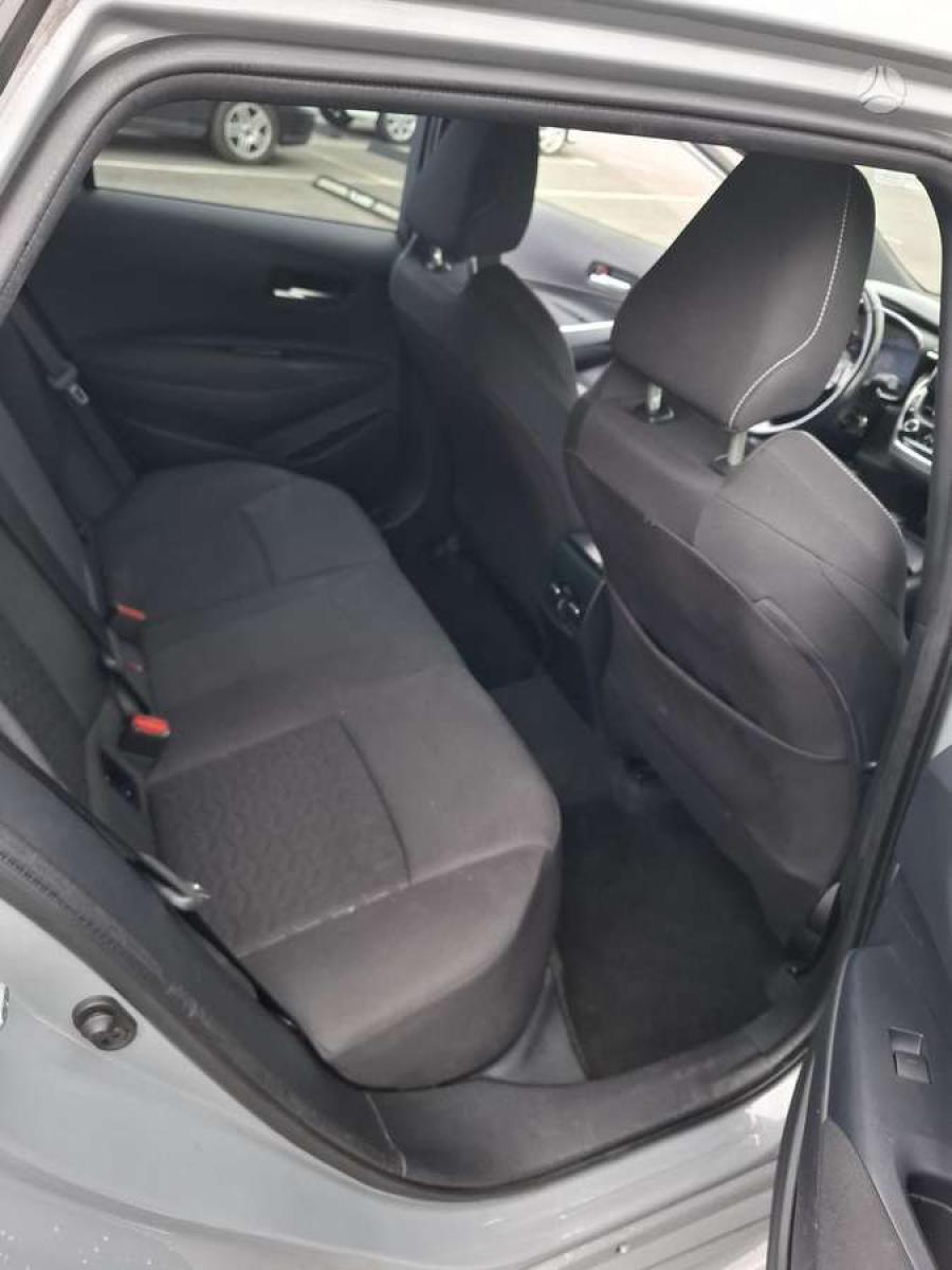 Grey Toyota Corolla 2021 in Vilnius, with an engine capacity of 1.20 L and mileage of 125 thousand km for 14900 €, photo 16 on AUTOMOTO.COM.LV