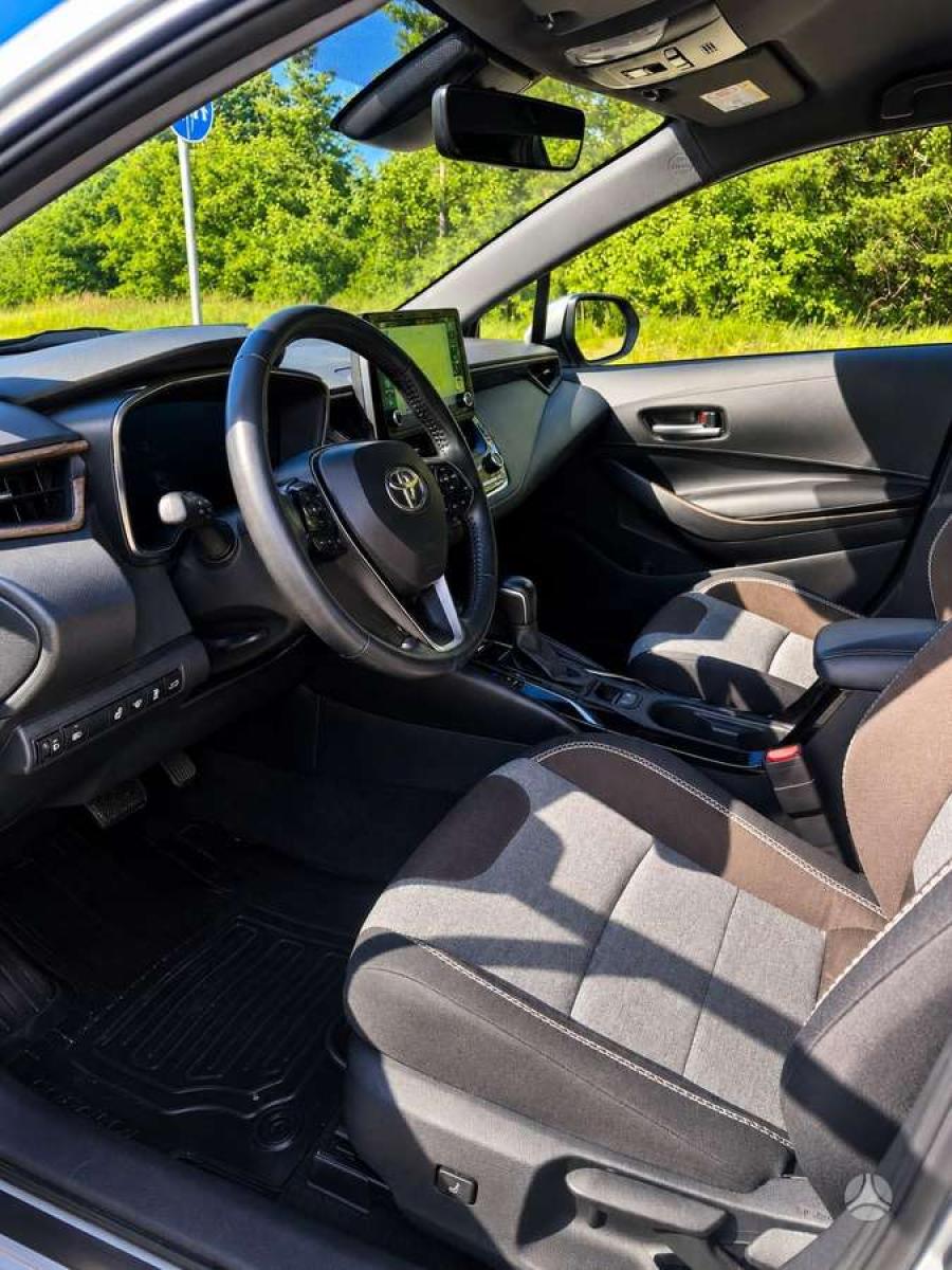 Pelēks Toyota Corolla 2021 Šauļi, ar dzinēja tilpumu 1.80 L un nobraukumu 305 tūkst. km par 14400 €, foto 6 vietnē AUTOMOTO.COM.LV