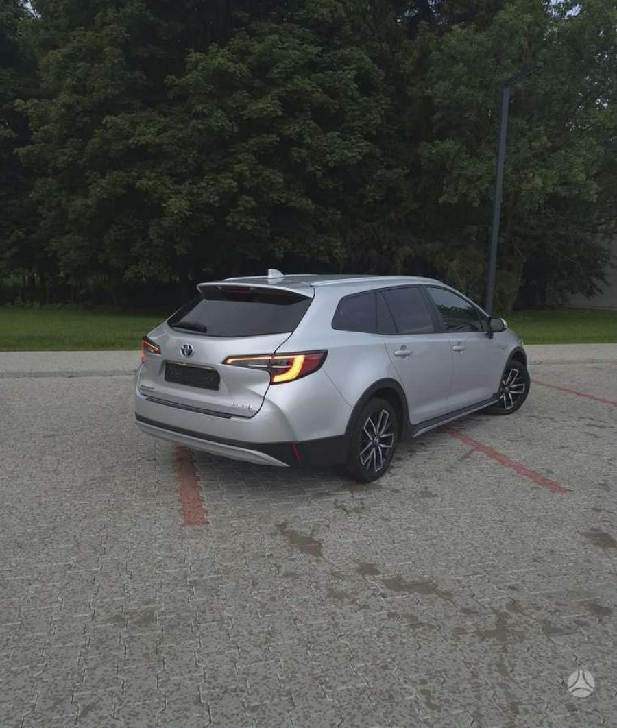 Pelēks Toyota Corolla 2021 Šauļi, ar dzinēja tilpumu 1.80 L un nobraukumu 305 tūkst. km par 13800 €, foto 4 vietnē AUTOMOTO.COM.LV