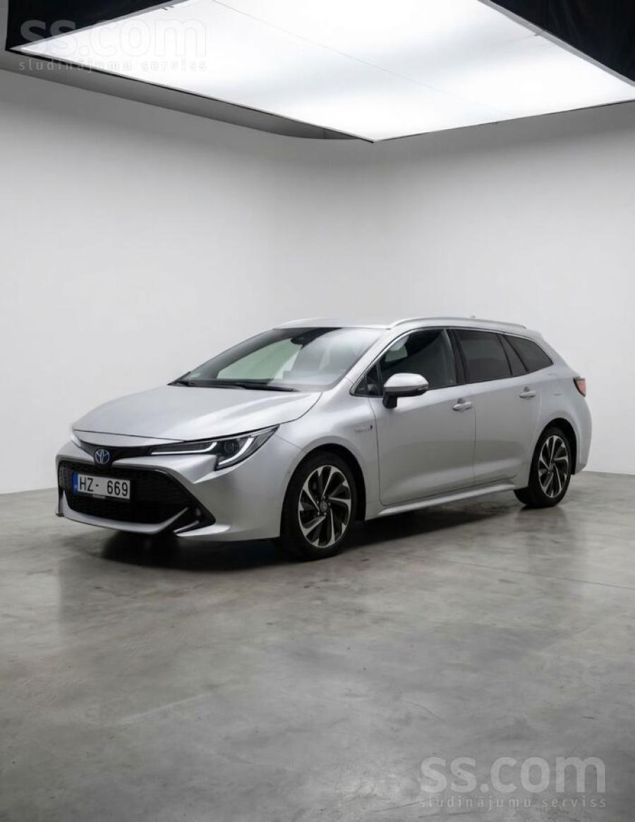Pelēks Toyota Corolla 2021 Rīga, ar dzinēja tilpumu 1.80 L un nobraukumu 196 tūkst. km par 14999 €, foto 3 vietnē AUTOMOTO.COM.LV