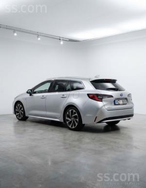 Pelēks Toyota Corolla 2021 Rīga, ar dzinēja tilpumu 1.80 L un nobraukumu 196 tūkst. km par 14999 €, foto 5 vietnē AUTOMOTO.COM.LV
