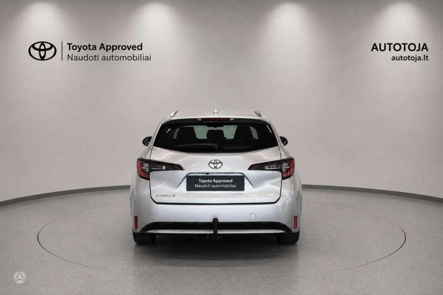 Grey Toyota Corolla 2021 in Kaunas, with an engine capacity of 1.20 L and mileage of 113 thousand km for 14900 €, photo 5 on AUTOMOTO.COM.LV
