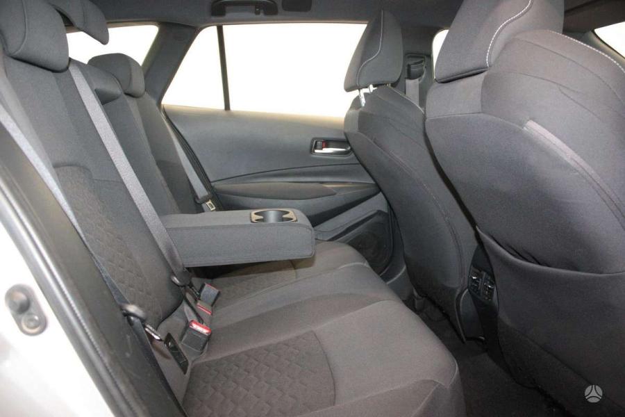 Grey Toyota Corolla 2021 in Kaunas, with an engine capacity of 1.20 L and mileage of 113 thousand km for 14900 €, photo 8 on AUTOMOTO.COM.LV