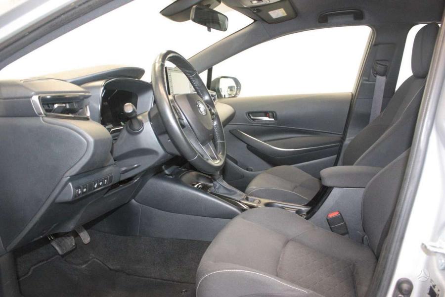 Grey Toyota Corolla 2021 in Kaunas, with an engine capacity of 1.20 L and mileage of 113 thousand km for 14900 €, photo 12 on AUTOMOTO.COM.LV