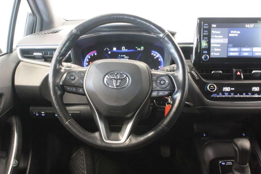 Grey Toyota Corolla 2021 in Kaunas, with an engine capacity of 1.20 L and mileage of 113 thousand km for 14900 €, photo 13 on AUTOMOTO.COM.LV