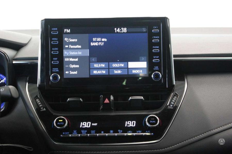 Grey Toyota Corolla 2021 in Kaunas, with an engine capacity of 1.20 L and mileage of 113 thousand km for 14900 €, photo 15 on AUTOMOTO.COM.LV