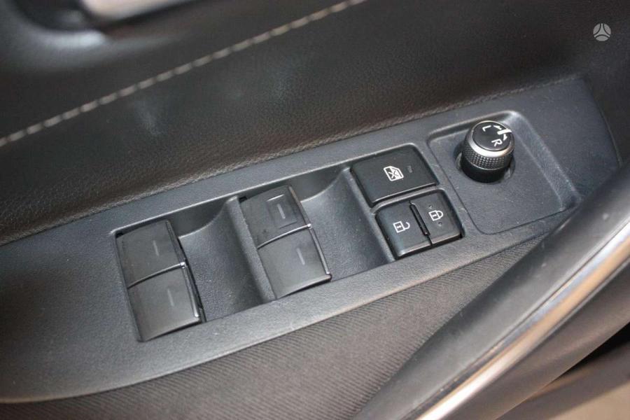 Grey Toyota Corolla 2021 in Kaunas, with an engine capacity of 1.20 L and mileage of 113 thousand km for 14900 €, photo 23 on AUTOMOTO.COM.LV