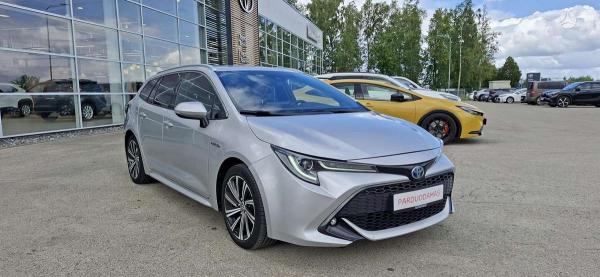 Pelēks Toyota Corolla 2021 Panevēža, ar dzinēja tilpumu 1.99 L un nobraukumu 185 tūkst. km par 14700 €, foto 2 vietnē AUTOMOTO.COM.LV