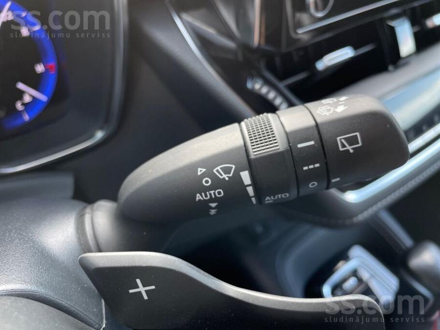 Grey Toyota Corolla 2021 in Riga, with an engine capacity of 2.00 L and mileage of 122 thousand km for 25990 €, photo 25 on AUTOMOTO.COM.LV