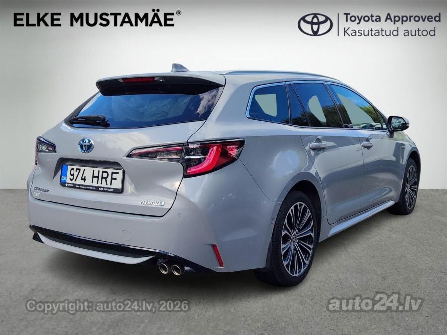 Grey Toyota Corolla 2021 in Tallinn, with an engine capacity of 1.99 L and mileage of 114 thousand km for 20995 €, photo 3 on AUTOMOTO.COM.LV