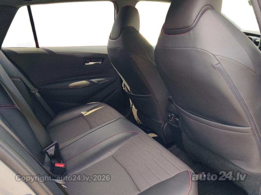 Grey Toyota Corolla 2021 in Tallinn, with an engine capacity of 1.99 L and mileage of 114 thousand km for 20995 €, photo 8 on AUTOMOTO.COM.LV