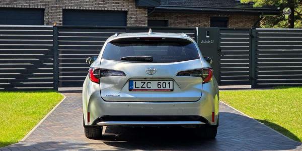 Grey Toyota Corolla 2021 in Vilnius, with an engine capacity of 1.20 L and mileage of 190 thousand km for 15900 €, photo 6 on AUTOMOTO.COM.LV
