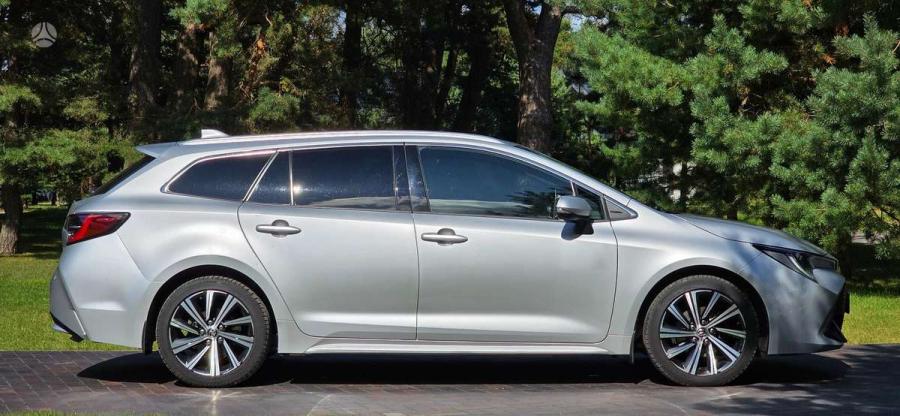 Grey Toyota Corolla 2021 in Vilnius, with an engine capacity of 1.20 L and mileage of 190 thousand km for 15900 €, photo 10 on AUTOMOTO.COM.LV