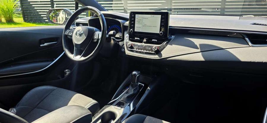 Grey Toyota Corolla 2021 in Vilnius, with an engine capacity of 1.20 L and mileage of 190 thousand km for 15900 €, photo 15 on AUTOMOTO.COM.LV