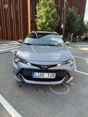 Grey Toyota Corolla 2021 in Kaunas, with an engine capacity of 1.20 L and mileage of 50 thousand km for 14000 €, photo 4 on AUTOMOTO.COM.LV