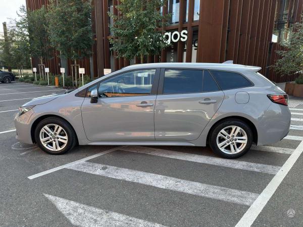 Grey Toyota Corolla 2021 in Kaunas, with an engine capacity of 1.20 L and mileage of 50 thousand km for 14000 €, photo 6 on AUTOMOTO.COM.LV
