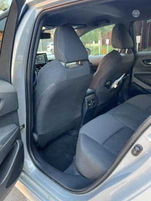 Grey Toyota Corolla 2021 in Kaunas, with an engine capacity of 1.20 L and mileage of 50 thousand km for 14000 €, photo 9 on AUTOMOTO.COM.LV