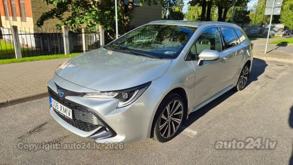Toyota Corolla 2021 in Tallinn on AUTOMOTO.COM.LV Grey Toyota Corolla 2021 in Tallinn, with an engine capacity of 1.80 L and mileage of 68 thousand km for 18900 €, photo 3 on AUTOMOTO.COM.LV