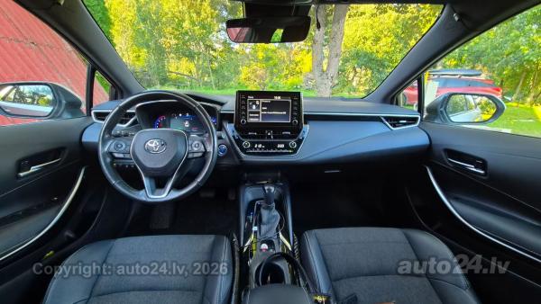 Toyota Corolla 2021 in Tallinn on AUTOMOTO.COM.LV Grey Toyota Corolla 2021 in Tallinn, with an engine capacity of 1.80 L and mileage of 68 thousand km for 18900 €, photo 11 on AUTOMOTO.COM.LV