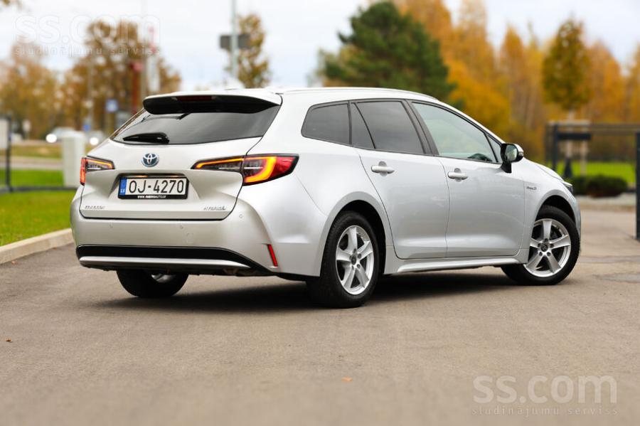 Pelēks Toyota Corolla 2021 Jelgava, ar dzinēja tilpumu 1.80 L un nobraukumu 177 tūkst. km par 15990 €, foto 5 vietnē AUTOMOTO.COM.LV