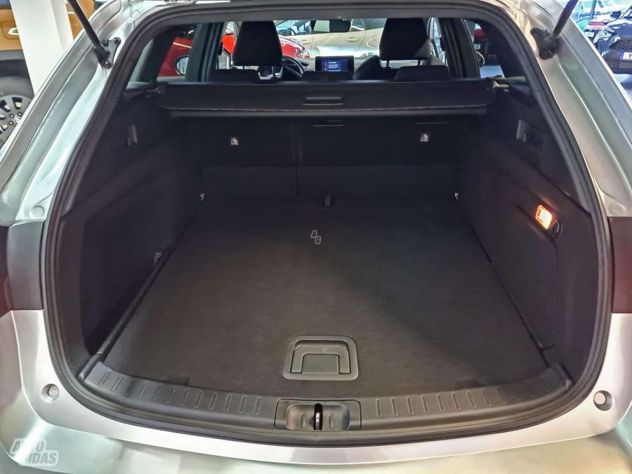 Grey Toyota Corolla 2022 in Kaunas, with an engine capacity of 2.00 L and mileage of 59 thousand km for 27929 €, photo 8 on AUTOMOTO.COM.LV