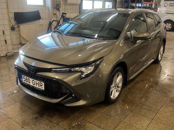 Grey Toyota Corolla 2022 in Vilnius, with an engine capacity of 1.80 L and mileage of 76 thousand km for 16800 €, photo 1 on AUTOMOTO.COM.LV