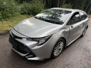 Grey Toyota Corolla 2022 in Kaunas, with an engine capacity of 1.80 L and mileage of 50 thousand km for 5490 €, photo  on AUTOMOTO.COM.LV