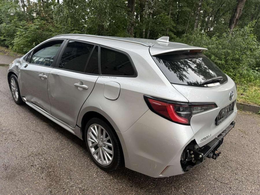 Grey Toyota Corolla 2022 in Kaunas, with an engine capacity of 1.80 L and mileage of 50 thousand km for 5490 €, photo 7 on AUTOMOTO.COM.LV