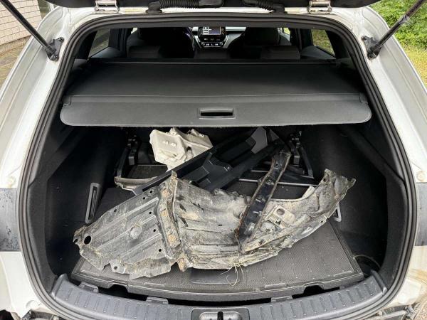 Grey Toyota Corolla 2022 in Kaunas, with an engine capacity of 1.80 L and mileage of 50 thousand km for 5490 €, photo 10 on AUTOMOTO.COM.LV