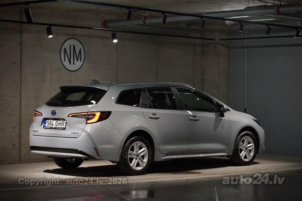 Pelēks Toyota Corolla 2022 Tallina, ar dzinēja tilpumu 1.80 L un nobraukumu 54 tūkst. km par 19990 €, foto 2 vietnē AUTOMOTO.COM.LV