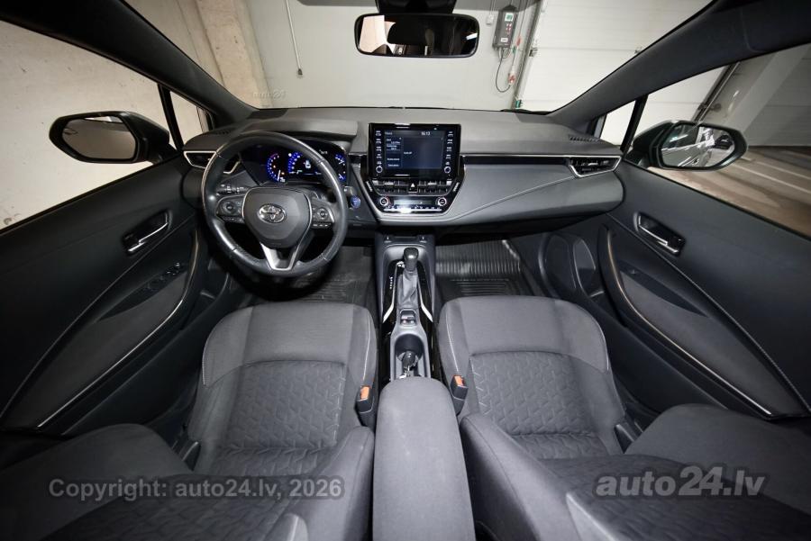 Pelēks Toyota Corolla 2022 Tallina, ar dzinēja tilpumu 1.80 L un nobraukumu 54 tūkst. km par 19990 €, foto 10 vietnē AUTOMOTO.COM.LV