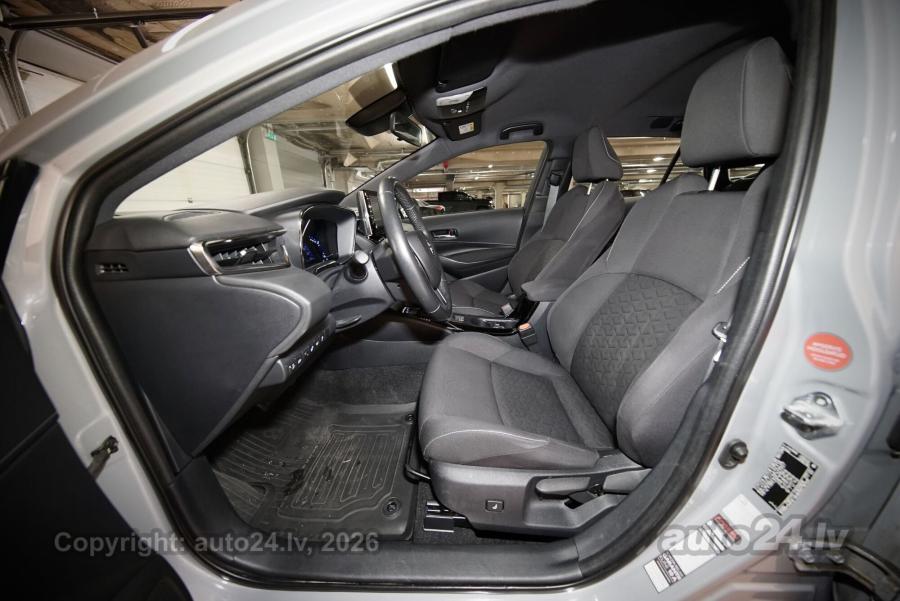 Pelēks Toyota Corolla 2022 Tallina, ar dzinēja tilpumu 1.80 L un nobraukumu 54 tūkst. km par 19990 €, foto 11 vietnē AUTOMOTO.COM.LV