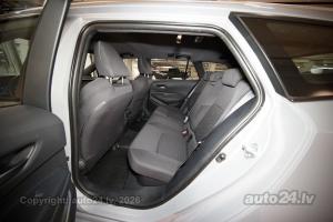 Pelēks Toyota Corolla 2022 Tallina, ar dzinēja tilpumu 1.80 L un nobraukumu 54 tūkst. km par 19990 €, foto 14 vietnē AUTOMOTO.COM.LV