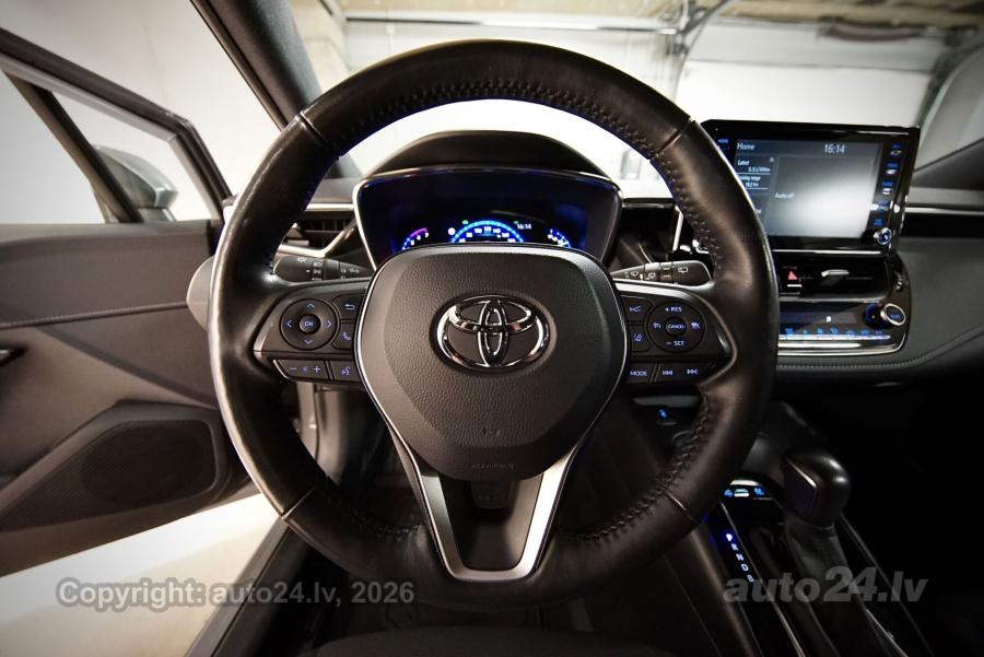 Pelēks Toyota Corolla 2022 Tallina, ar dzinēja tilpumu 1.80 L un nobraukumu 54 tūkst. km par 19990 €, foto 16 vietnē AUTOMOTO.COM.LV