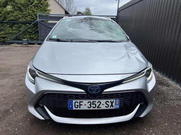 Grey Toyota Corolla 2022 in Kaunas, with an engine capacity of 1.99 L and mileage of 119 thousand km for 8900 €, photo 2 on AUTOMOTO.COM.LV